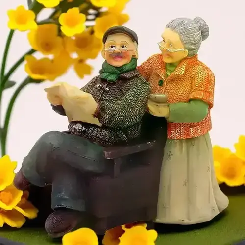 Buy Dada and Dadi Statue – The Perfect 1st Wedding Anniversary Gift Online